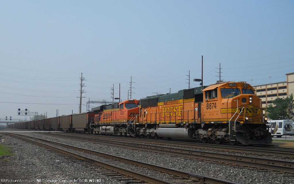 BNSF 8874